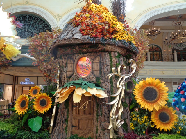 Bellagio Conservatory Autumn Harvest 2023 Display – PHOTOS - VegasChanges
